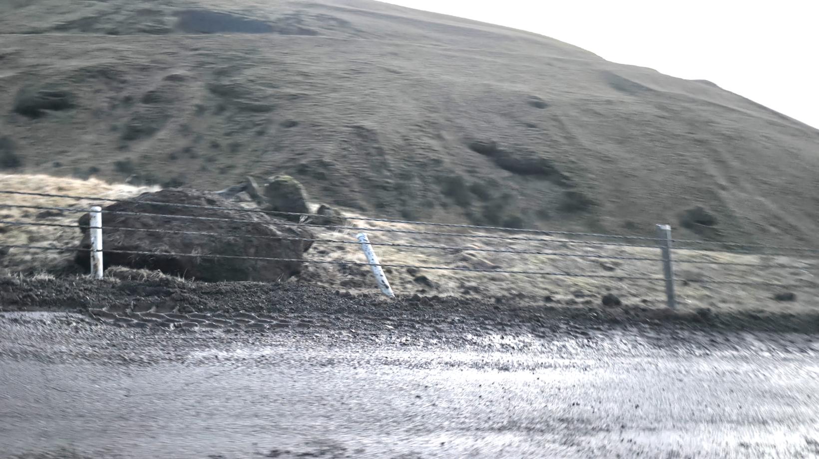 Rockfall from Reynisfjall: Traffic managed on the road - Iceland Monitor