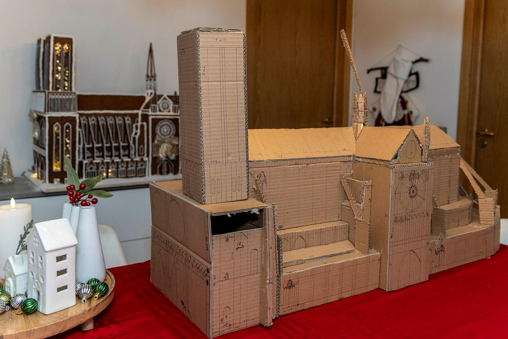 Built the famous Notre Dame out of gingerbread - Iceland Monitor