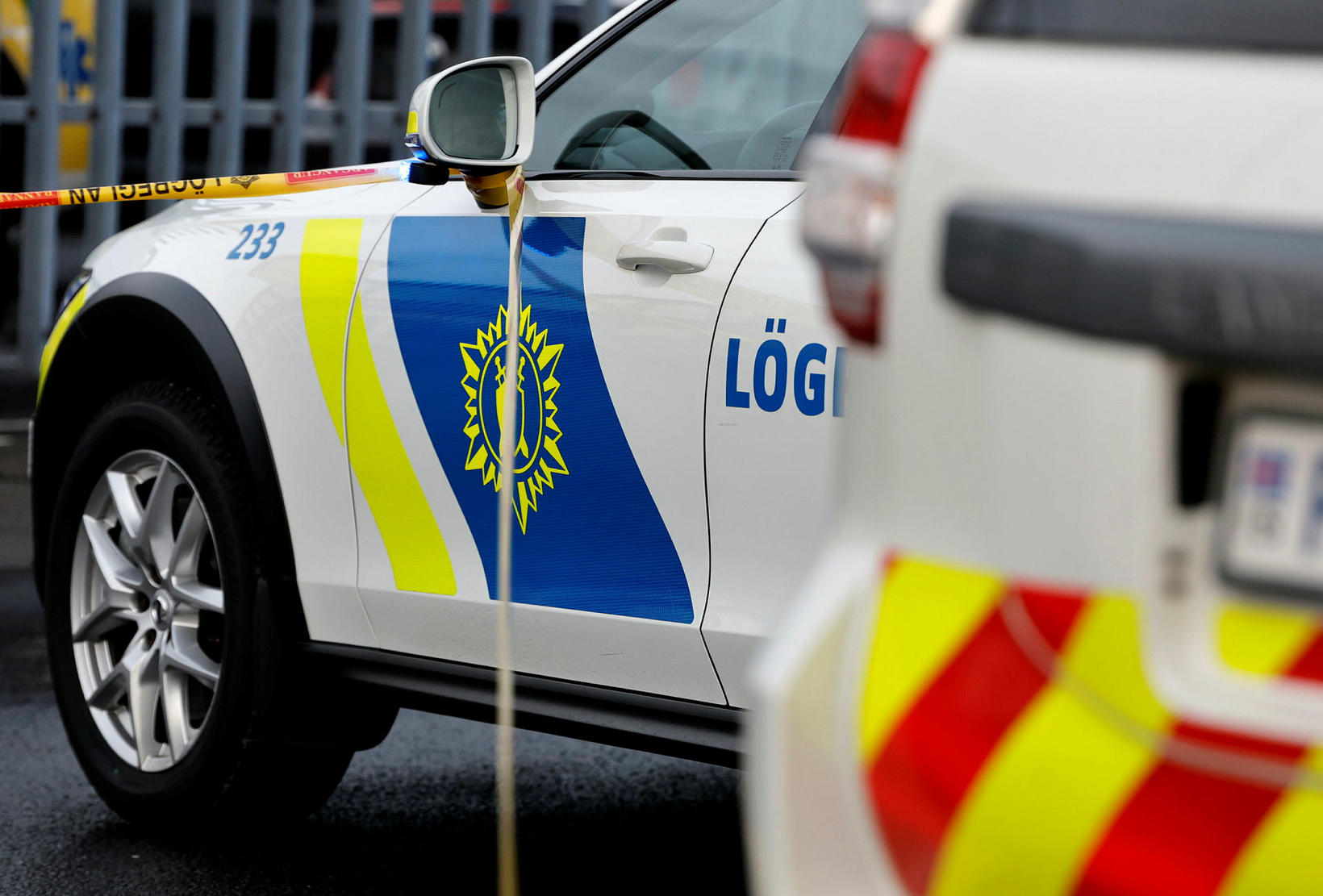 Ófundinn eftir að hafa elt stúlku að skólalóð